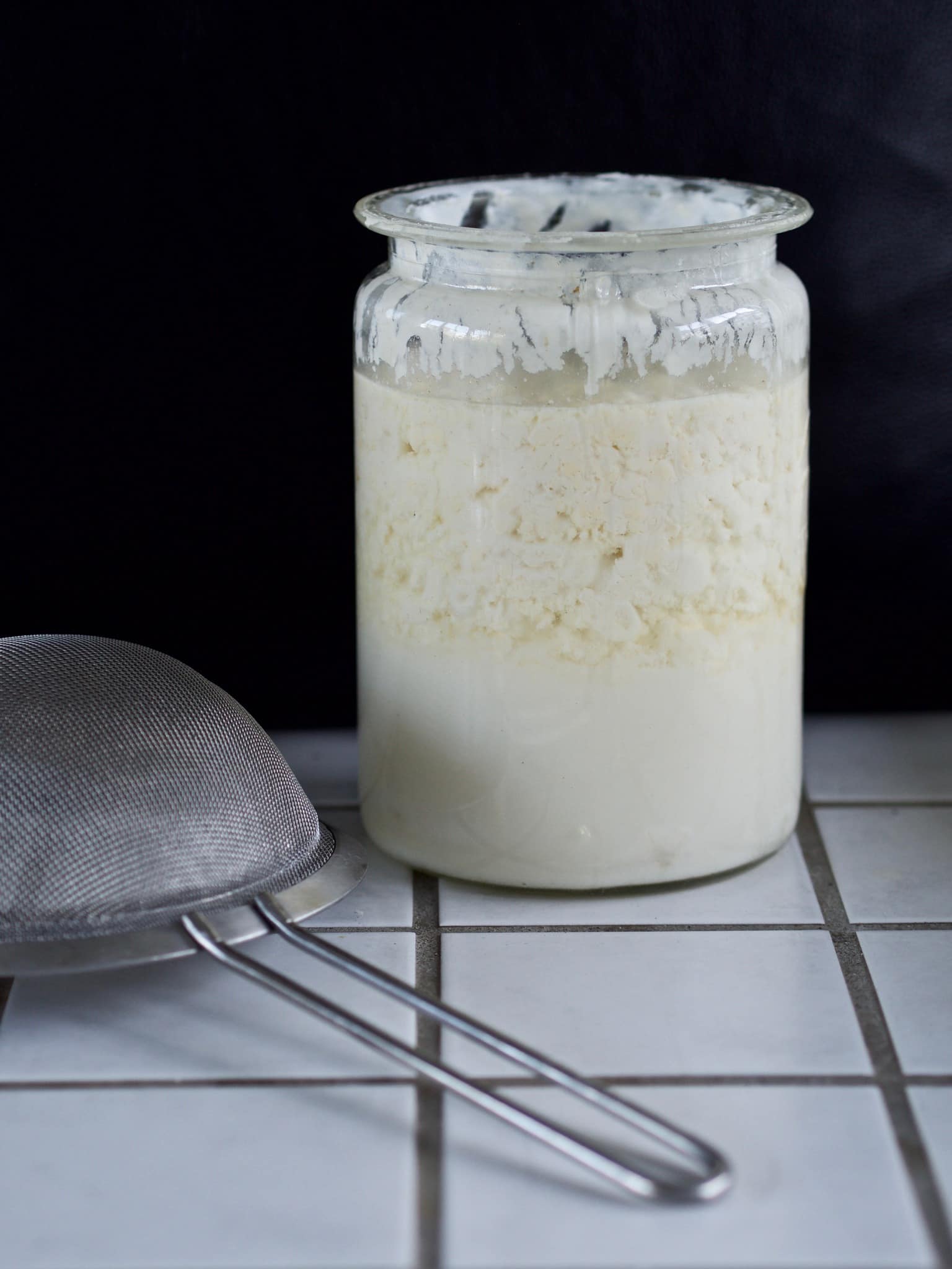 Sådan laver du en hjemmelavet kefir - opskrift på 2 råvarer