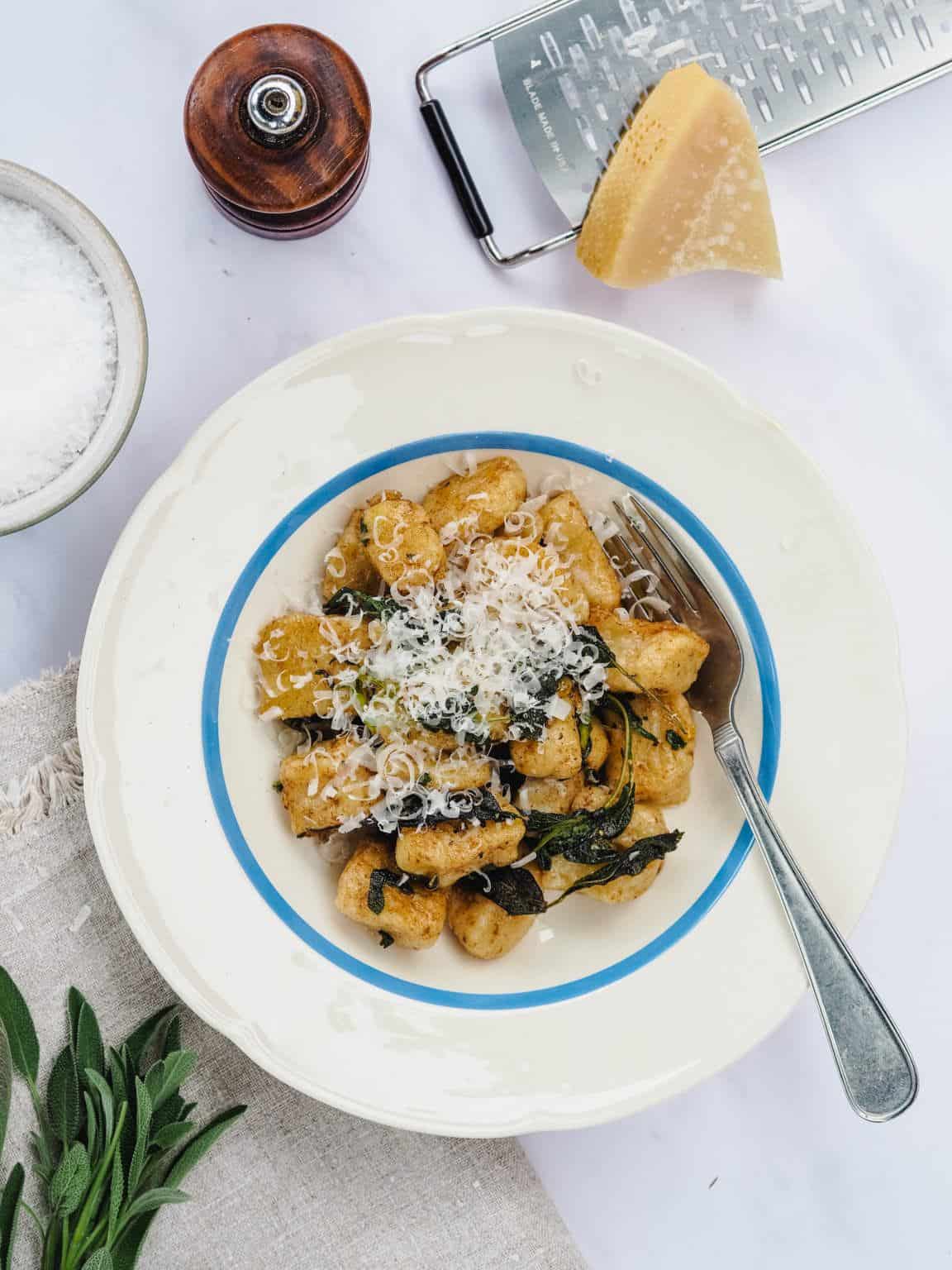 Dampede muslinger i hvidvin: Opskrift på Moules marinières