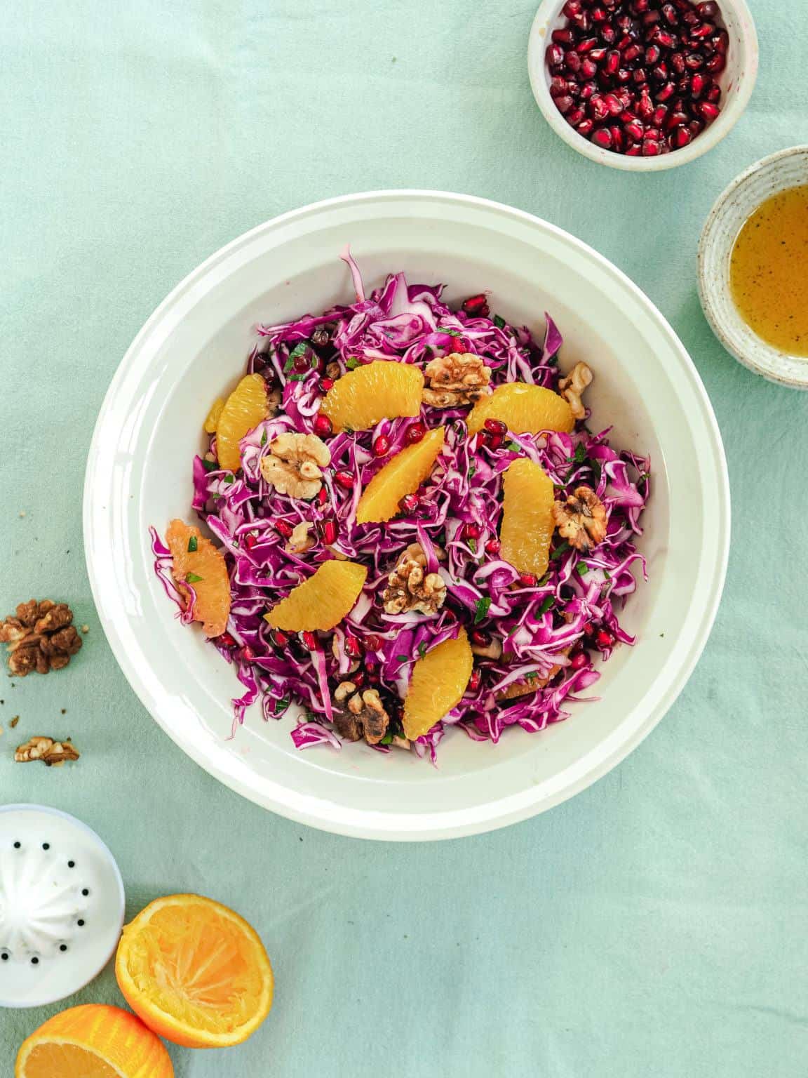 Rødkålssalat med appelsin og valnødder: Skøn og nem opskrift