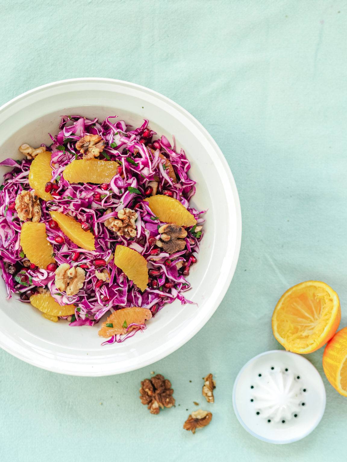 Rødkålssalat med appelsin og valnødder: Skøn og nem opskrift