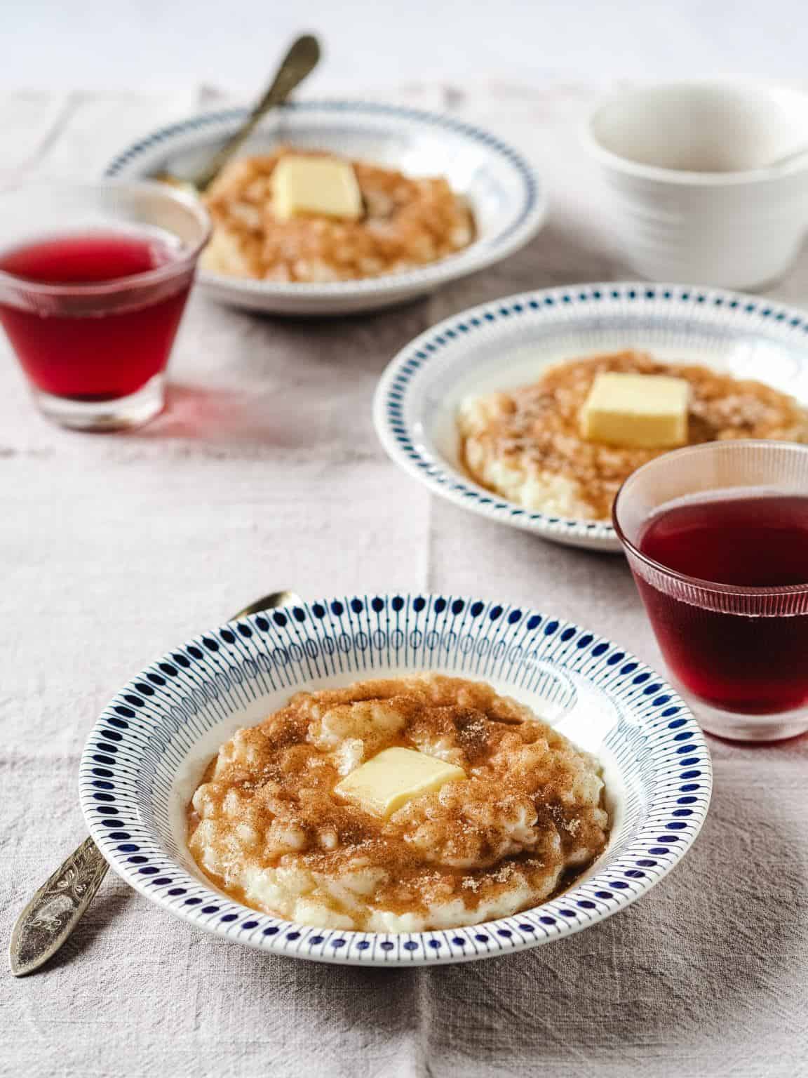 Risengrød med kanelsukker - nem opskrift på flere metoder