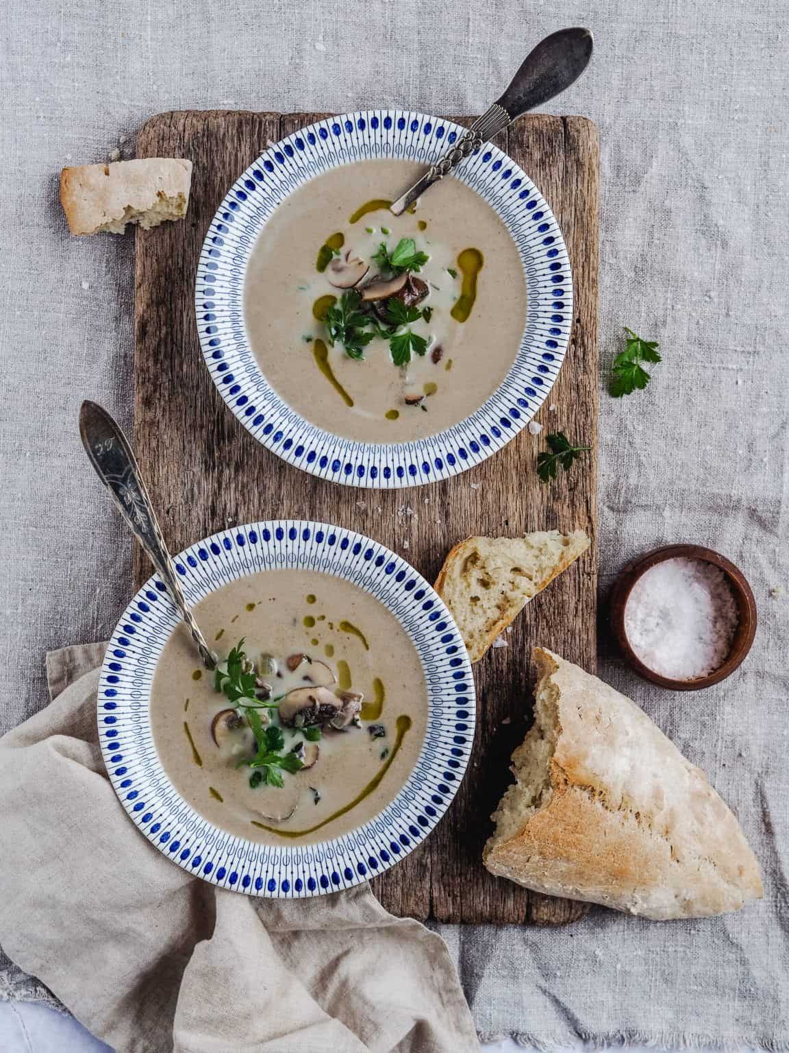 Champignonsuppe - opskrift på nem og cremet suppe