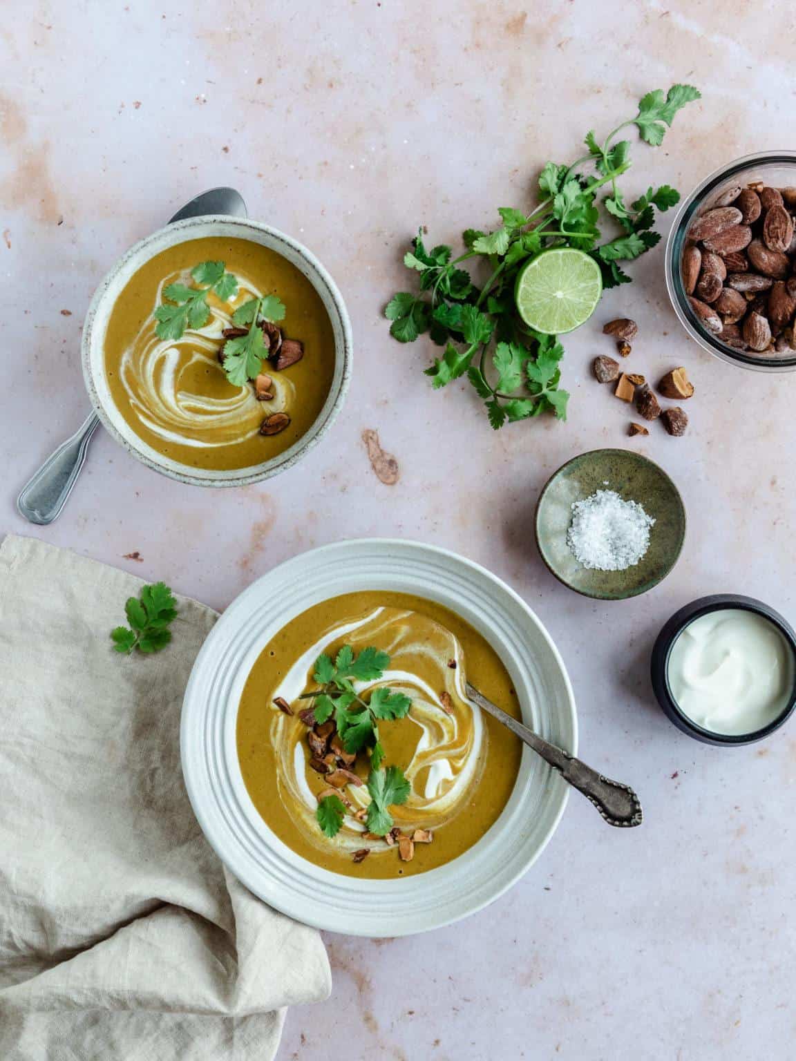 Linsesuppe med kokosmælk og røde linser - Nem opskrift!