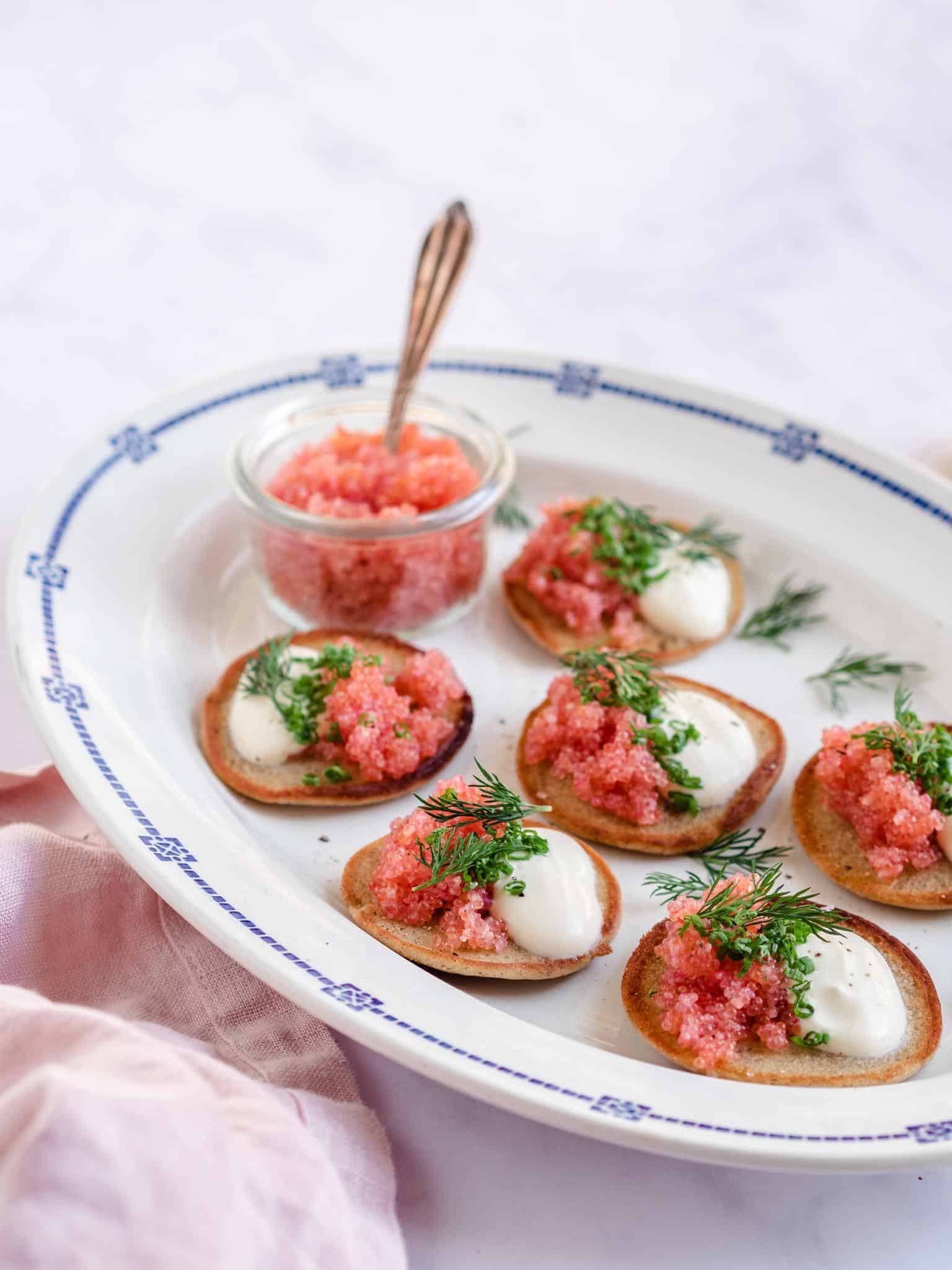 Blinis med stenbiderrogn - Nem opskrift på blinis til forret