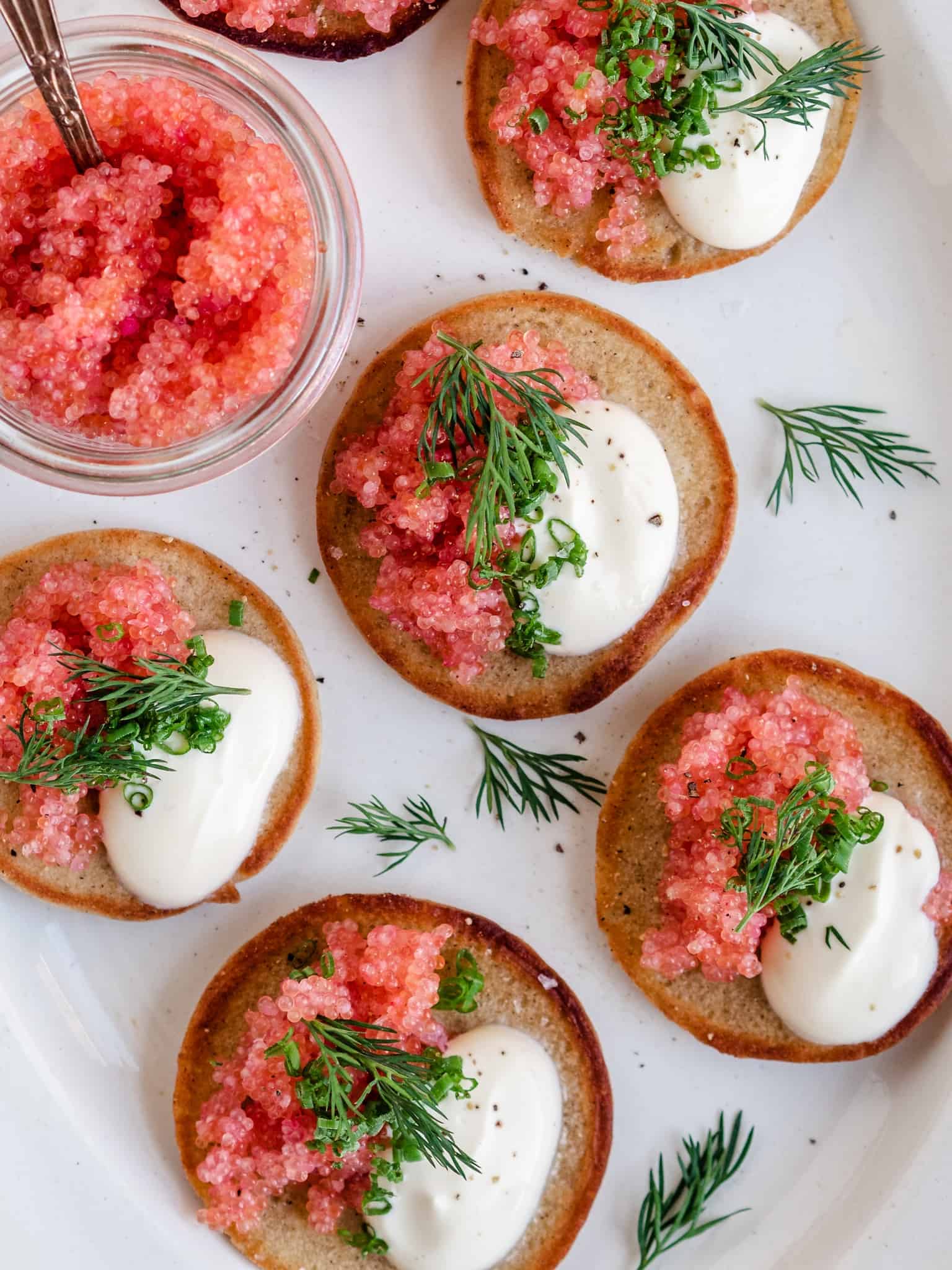 Blinis med stenbiderrogn - Nem opskrift på blinis til forret