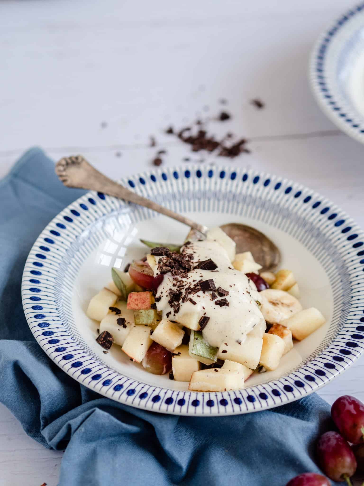 Frugtsalat med råcreme - opskrift på gammeldags abemad