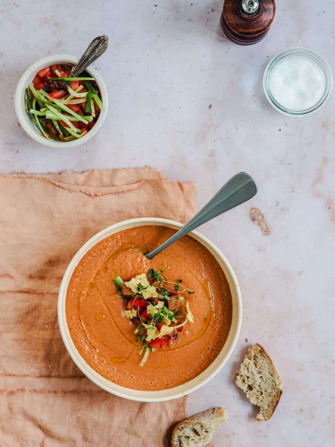 Gazpacho suppe - Opskrift på spansk kold suppe med tomat