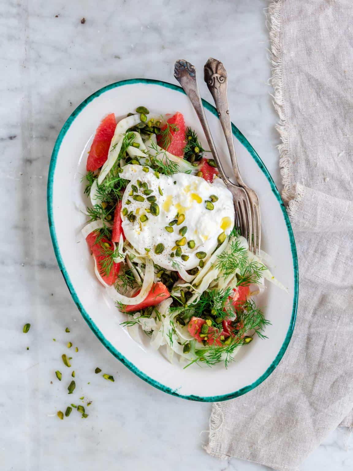 Pastasalat med kylling, bacon og karry - opskrift på 20 min!