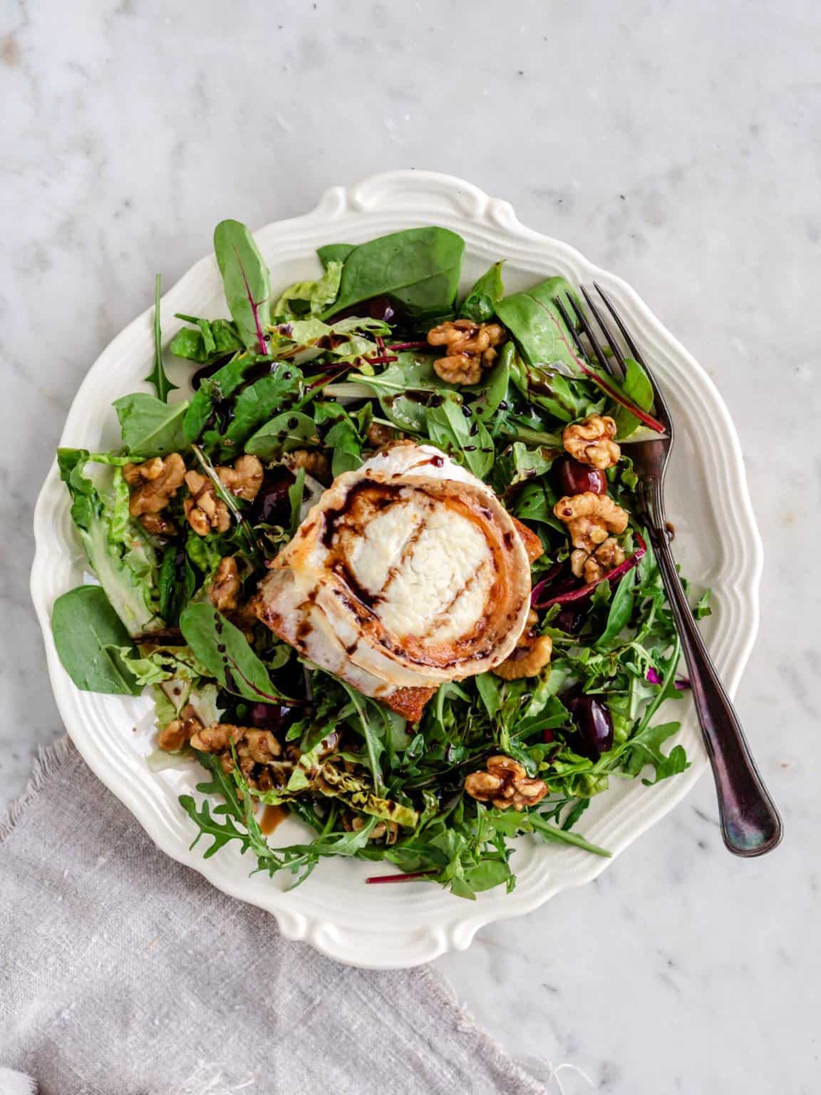 Salade chevre chaud - salat med gratineret gedeost
