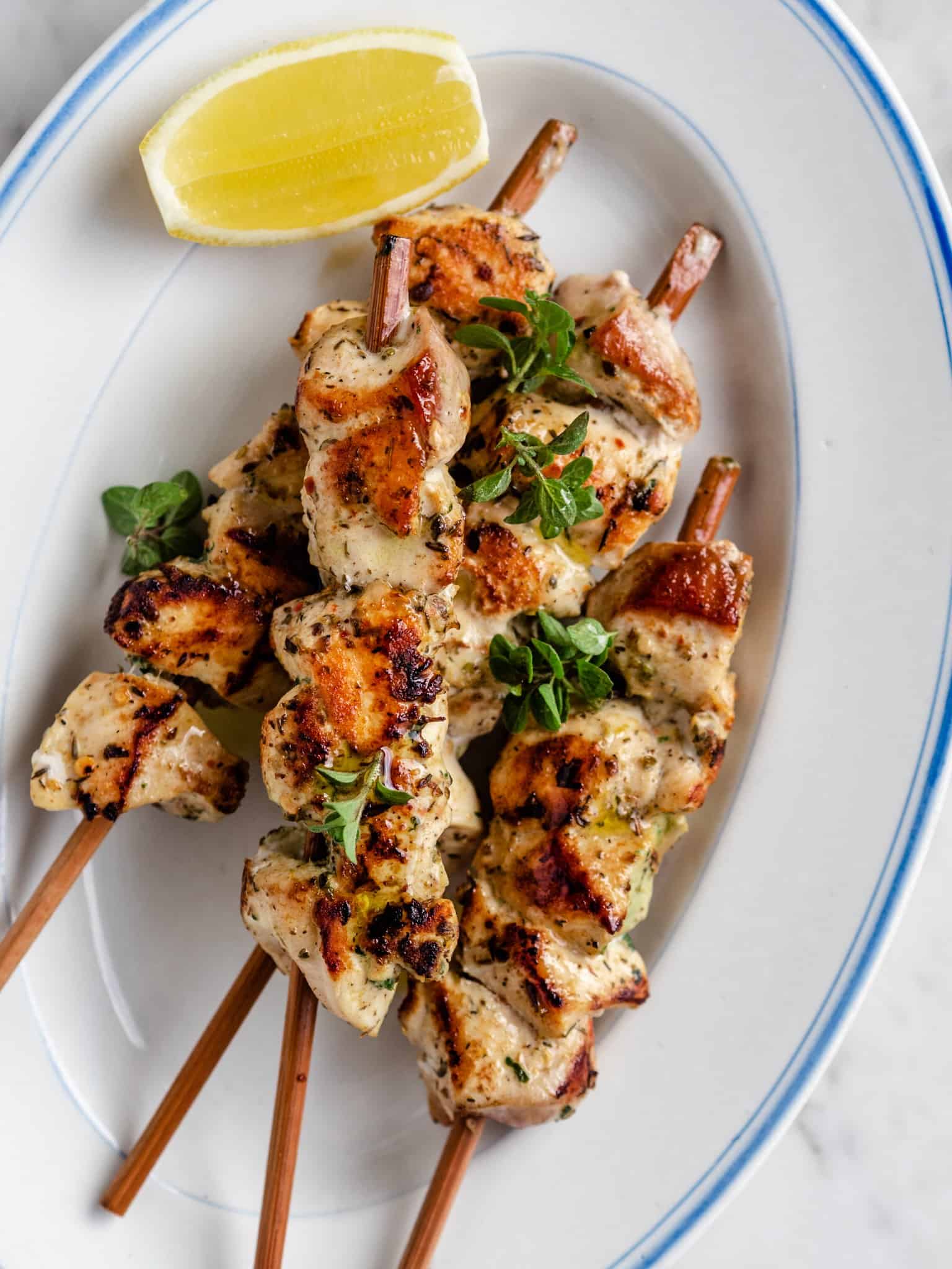 Kyllingekebab på spyd - nem opskrift på kyllinge shawarma