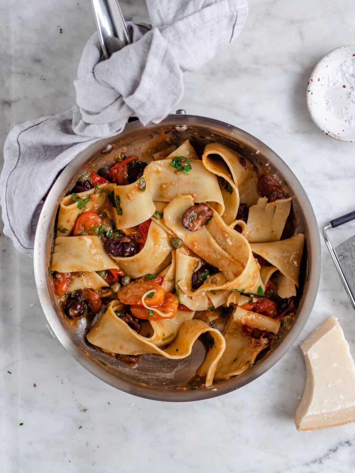 Pasta med tomater - nem pastaret med stegte tomater