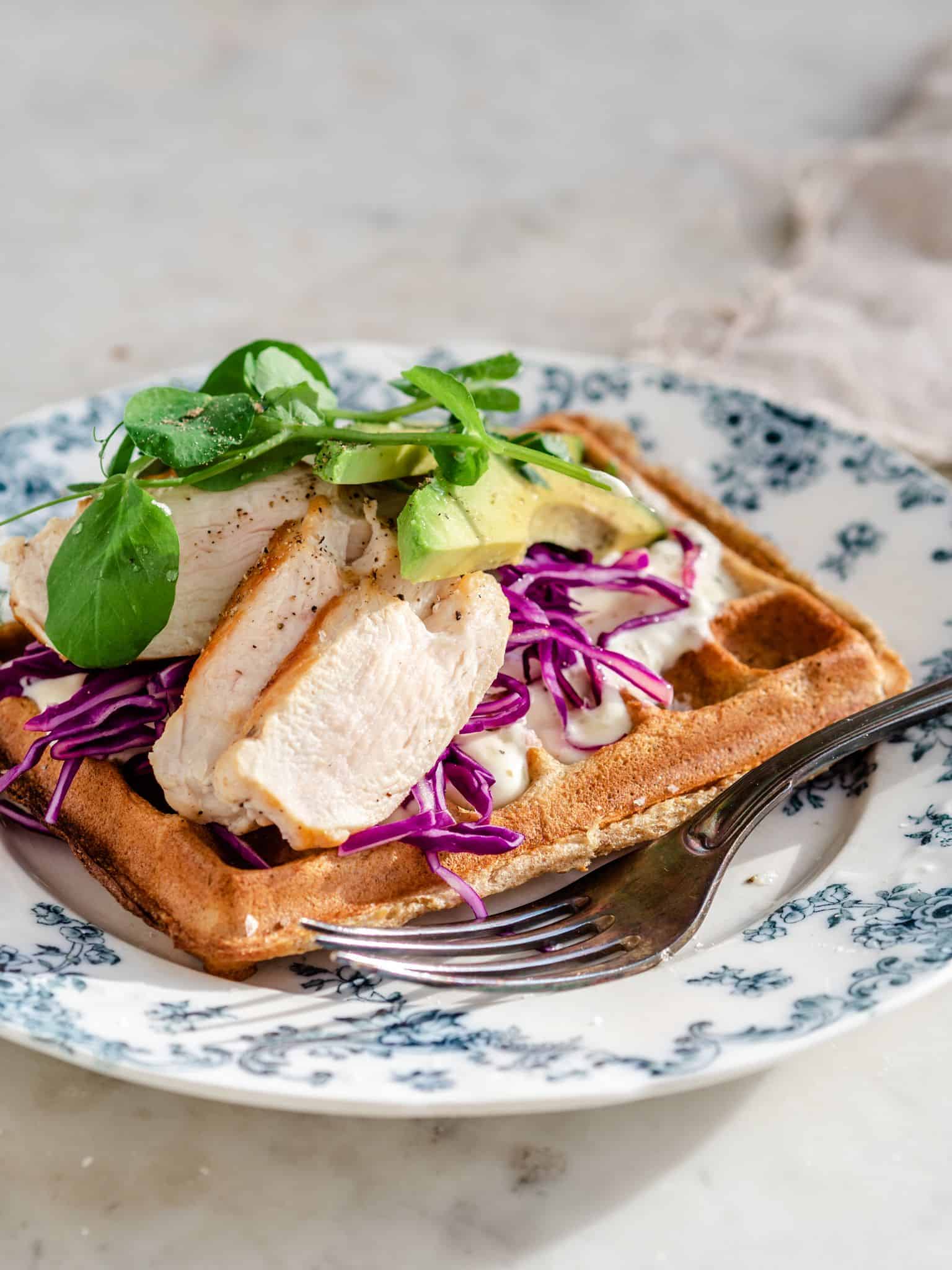 Rugvafler med kylling og avocado - sunde og nemme madvafler