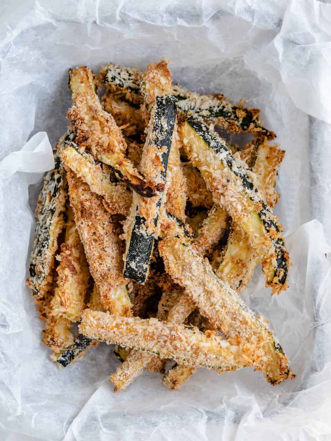 Nem og hjemmelavet stracciatella ost med stegte tomater
