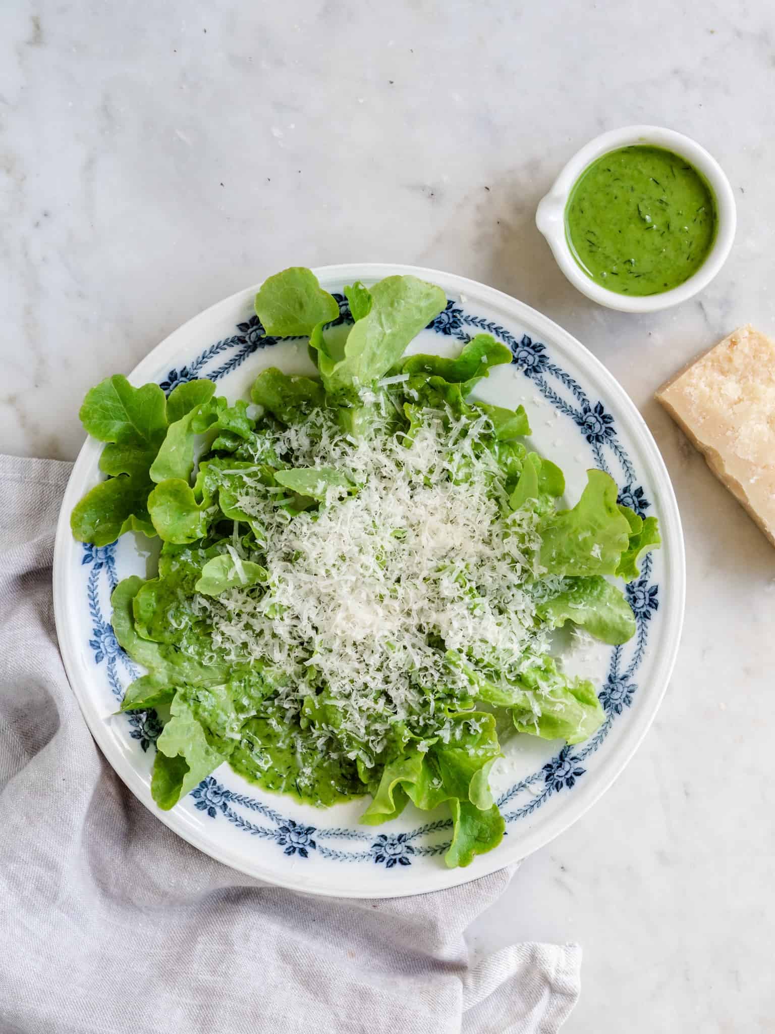 Salat med parmesan - nem salat med revet parmesanost