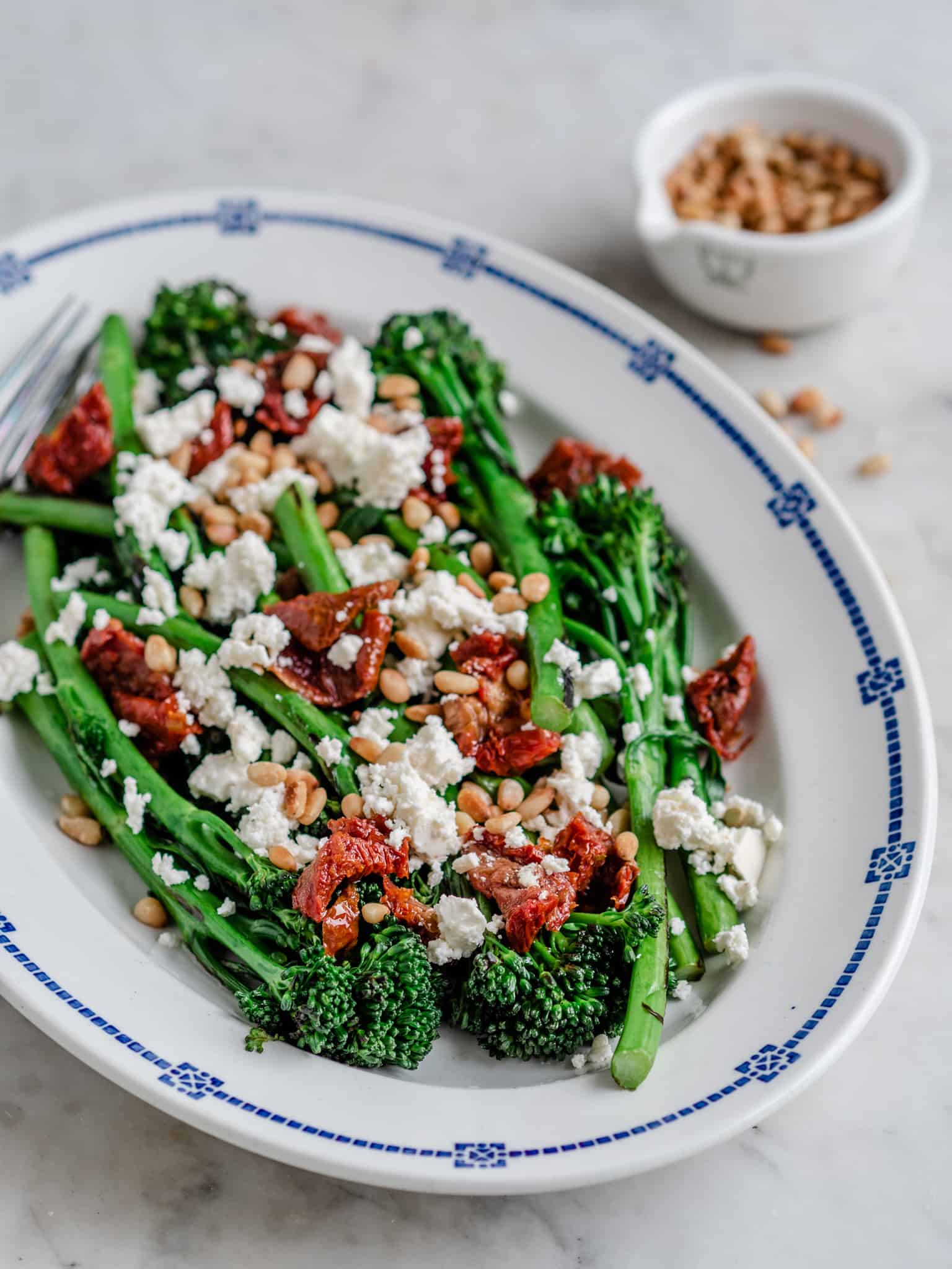 Broccolini salat med feta - lækker salat med broccolini