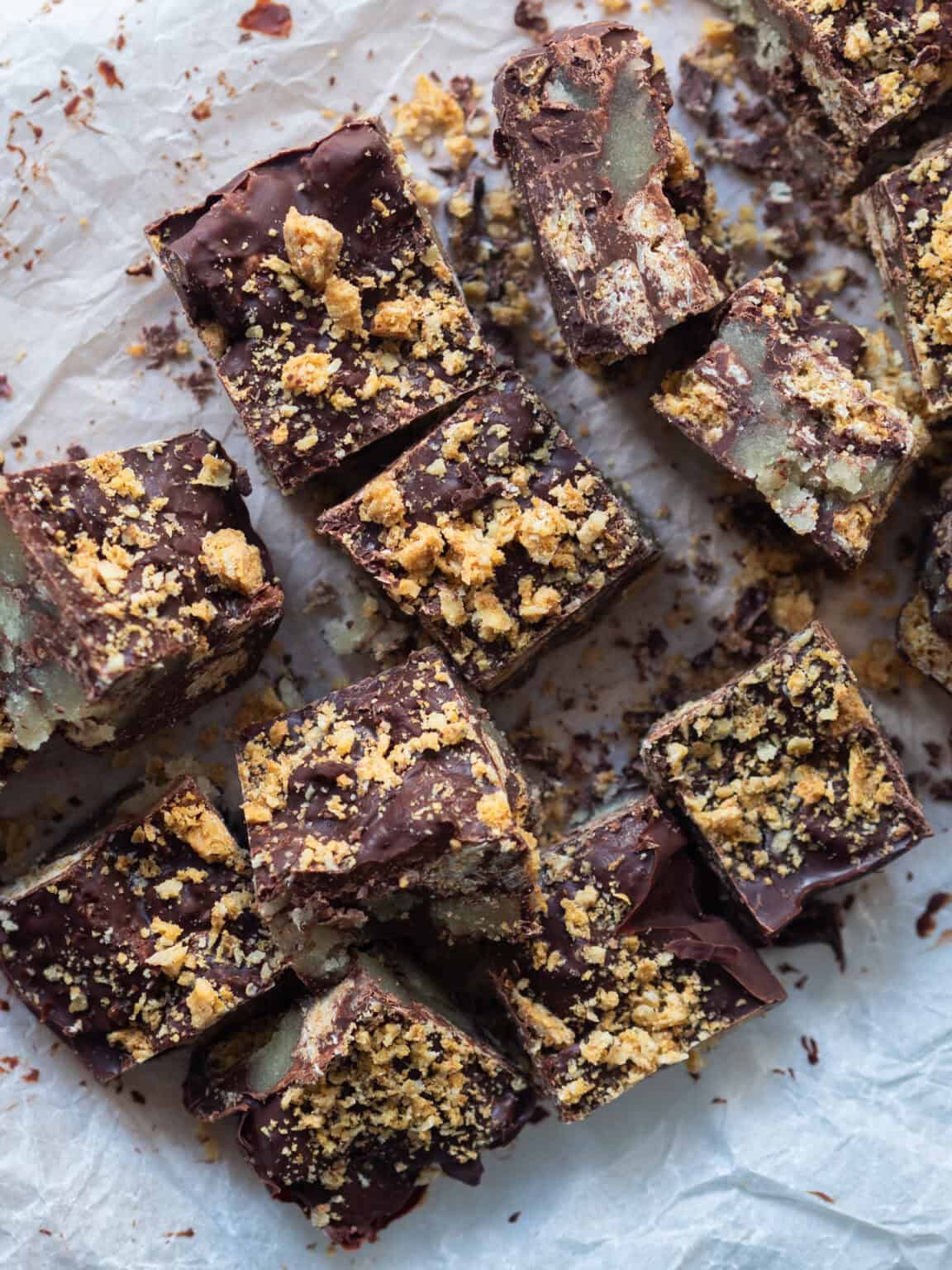 Rocky road med kiks og marcipan - Hurtig konfekt!