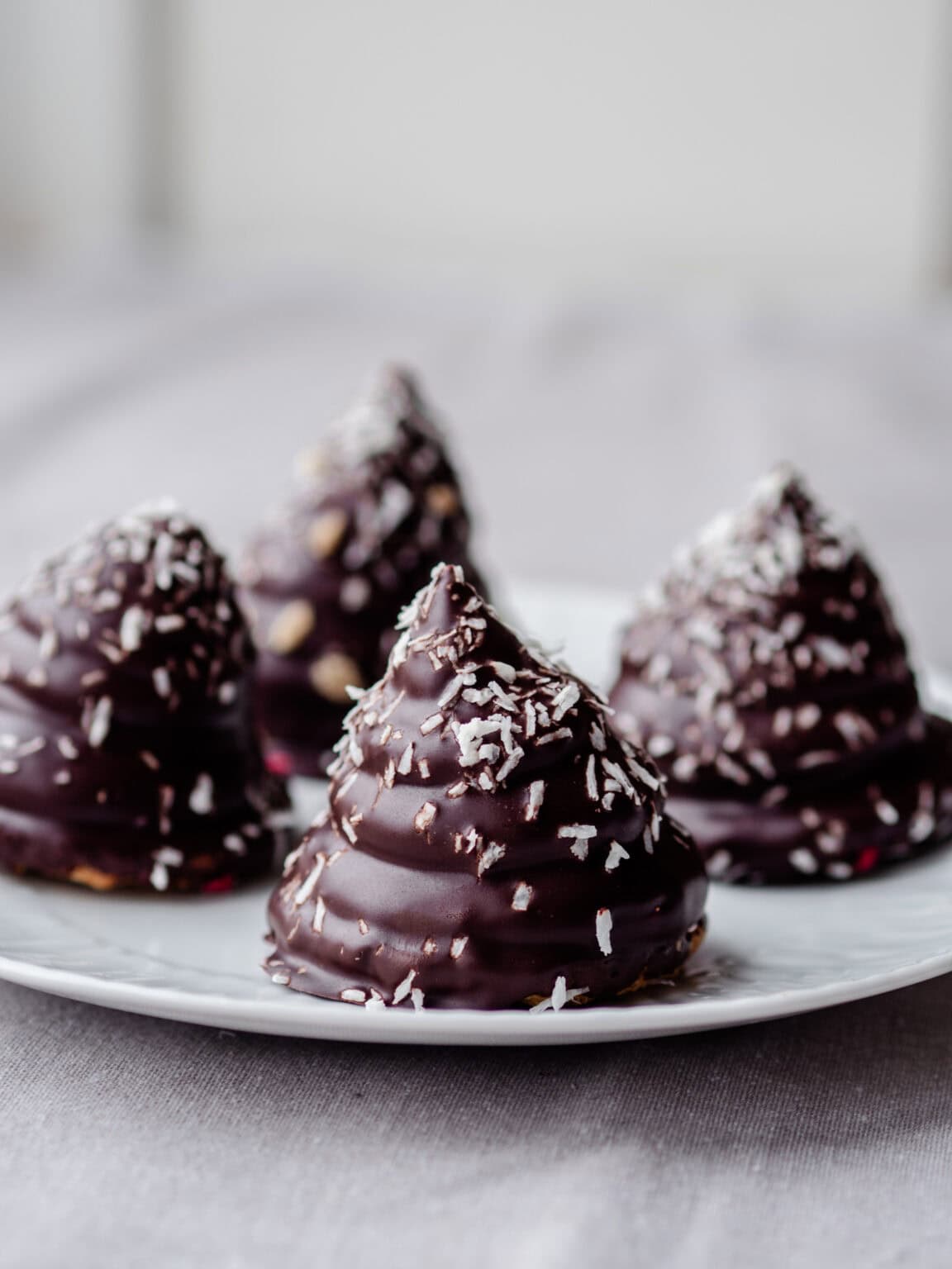 Hjemmelavede flødeboller med marcipanbund